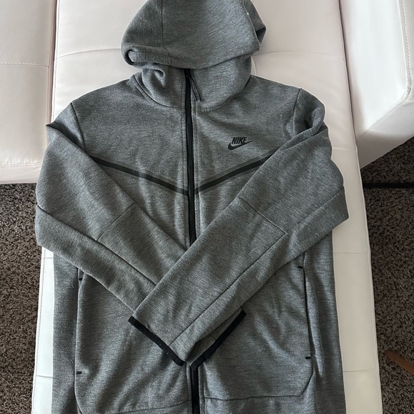 Nike | Jackets & Coats | Nike Tech Fleece Mens Large Charcoal Zipup ...